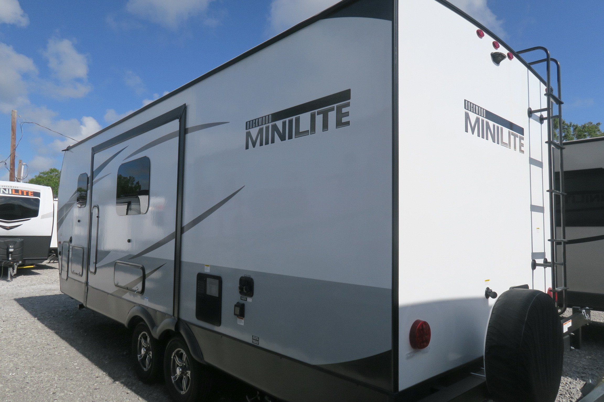 NEW 2023 ROCKWOOD MINI LITE 2507S - Overview | Berryland Campers