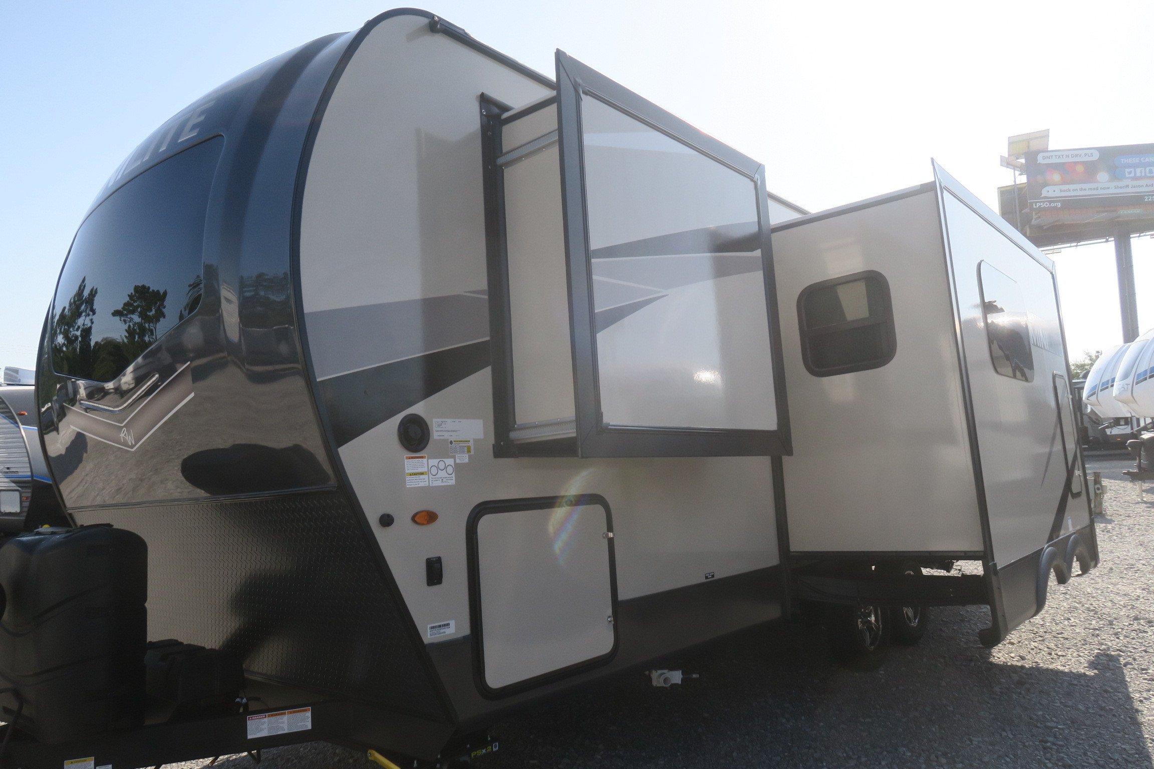 NEW 2023 ROCKWOOD MINI LITE 2513S - Overview | Berryland Campers