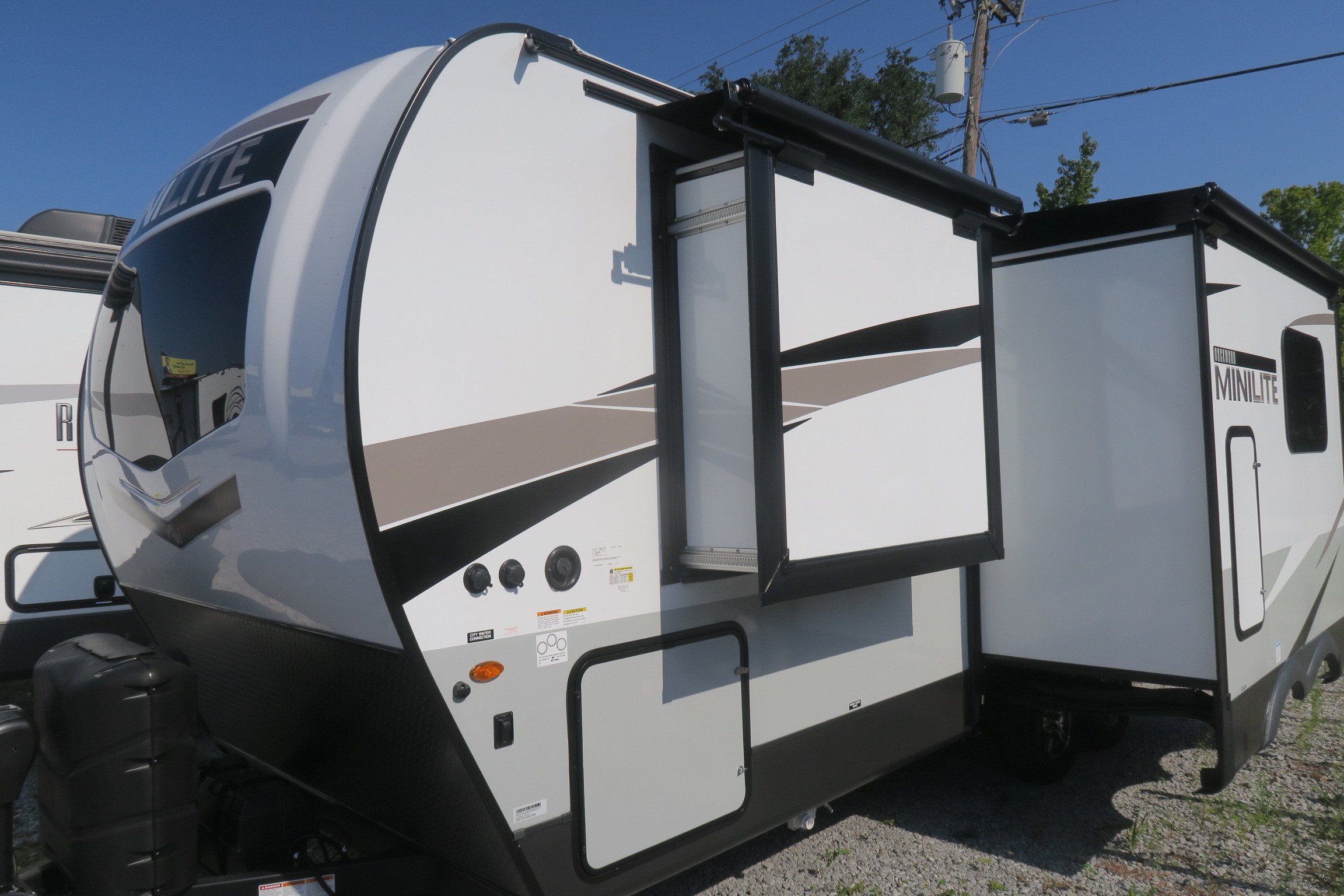 NEW 2023 ROCKWOOD MINI LITE 2511S - Overview | Berryland Campers