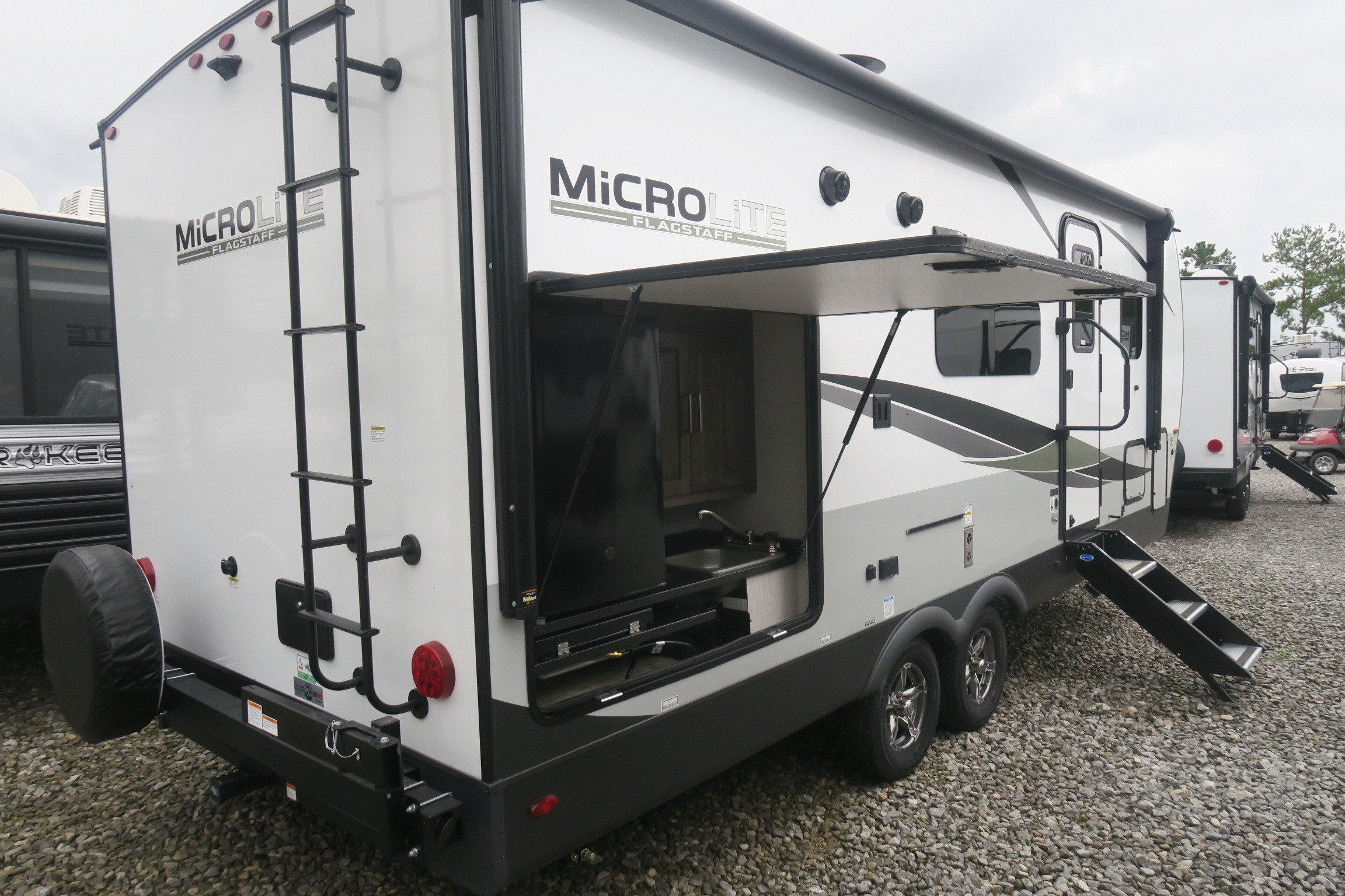 NEW 2023 FLAGSTAFF MICRO LITE 25BDS - Overview | Berryland Campers