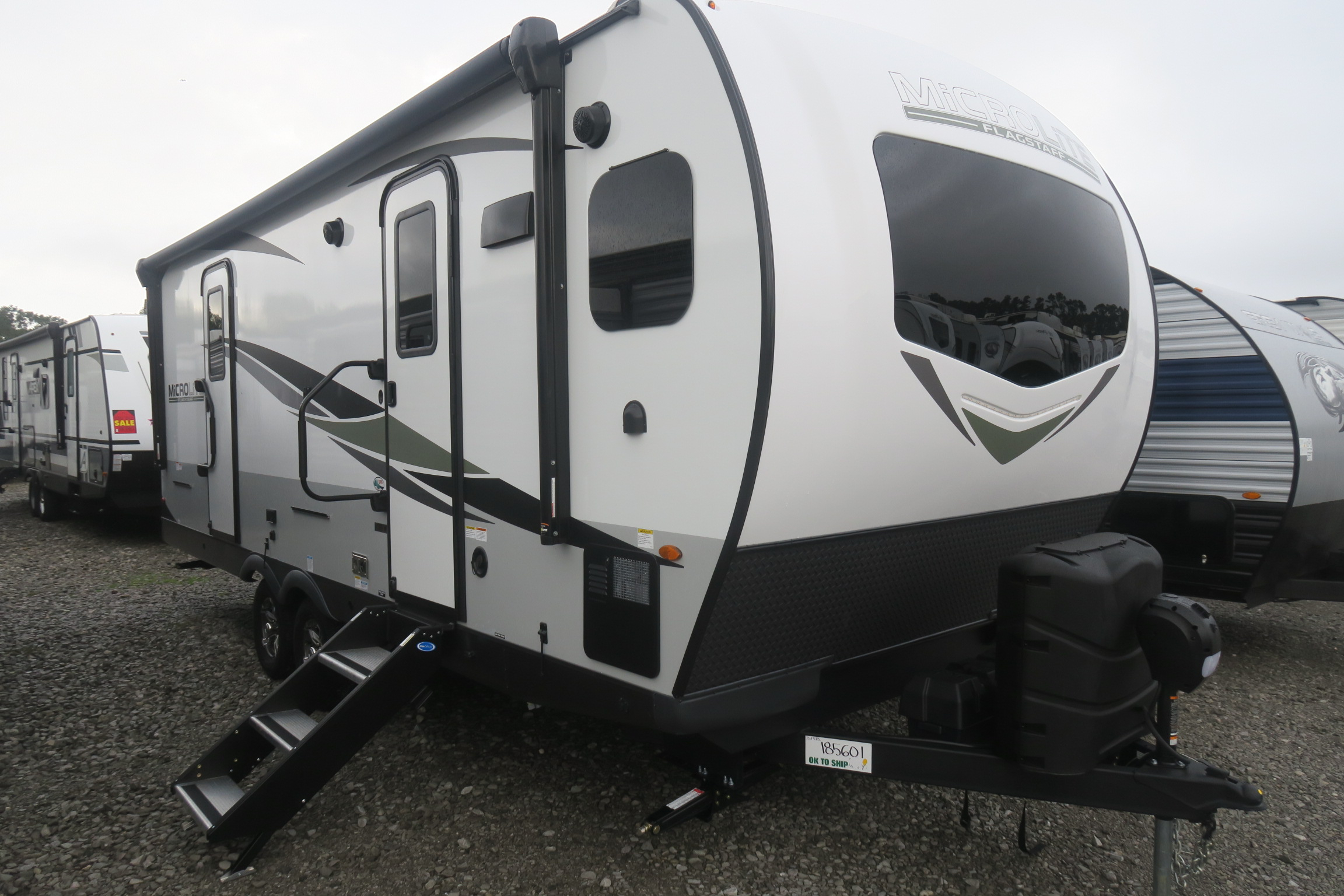 NEW 2023 FLAGSTAFF SUPER LITE 25FKBS - Overview | Berryland Campers
