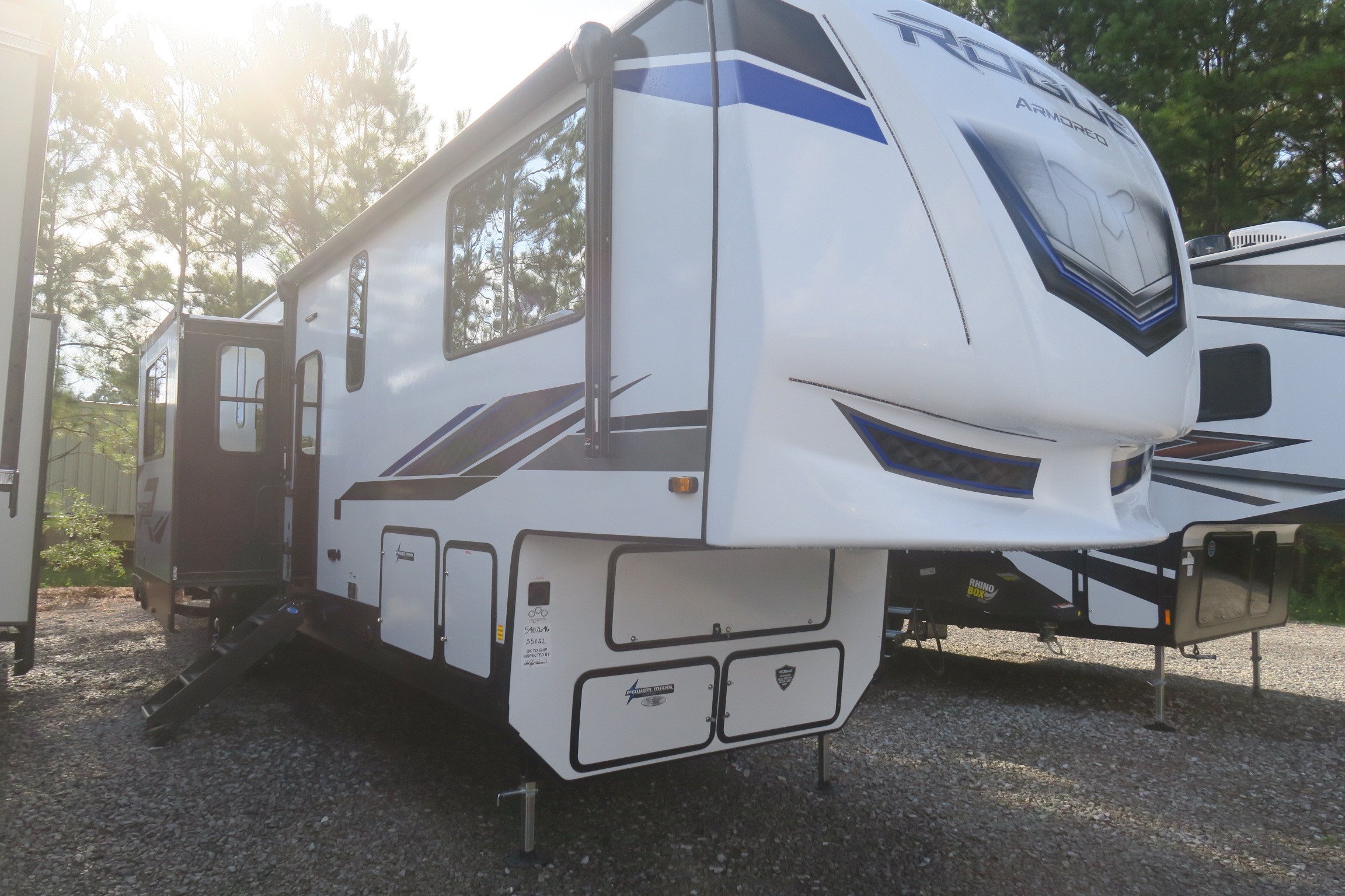 NEW 2023 VENGEANCE ROGUE ARMORED 351G - Overview | Berryland Campers