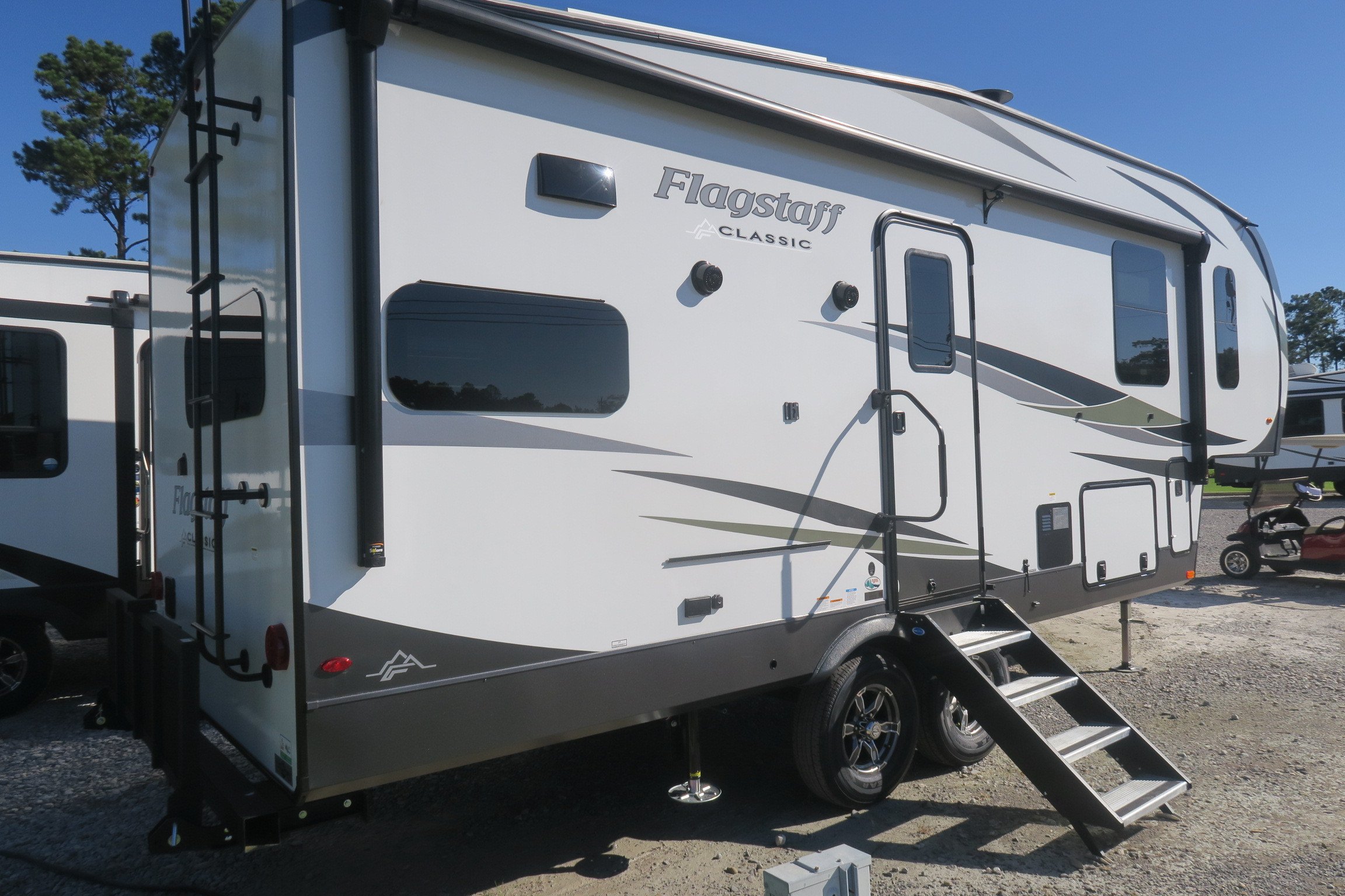 NEW 2023 FLAGSTAFF CLASSIC 524BBS - Overview | Berryland Campers