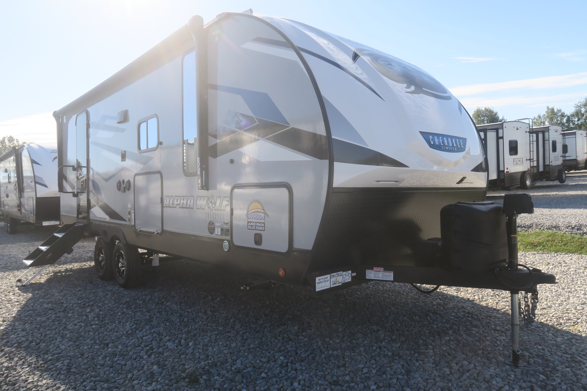 NEW 2023 CHEROKEE ALPHA WOLF 22SW - Overview | Berryland Campers