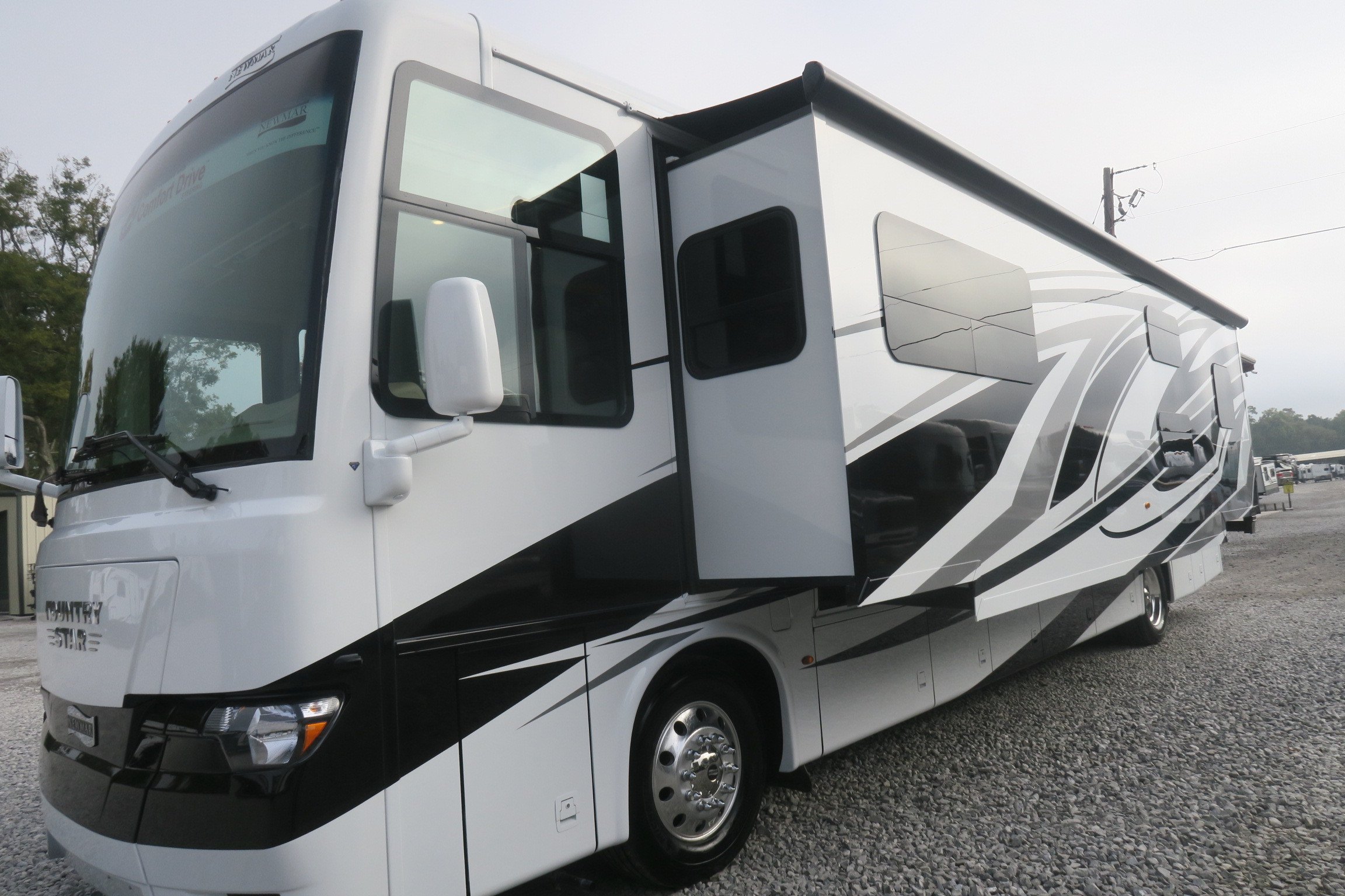 NEW 2023 KOUNTRY STAR 4070 - Overview | Berryland Campers