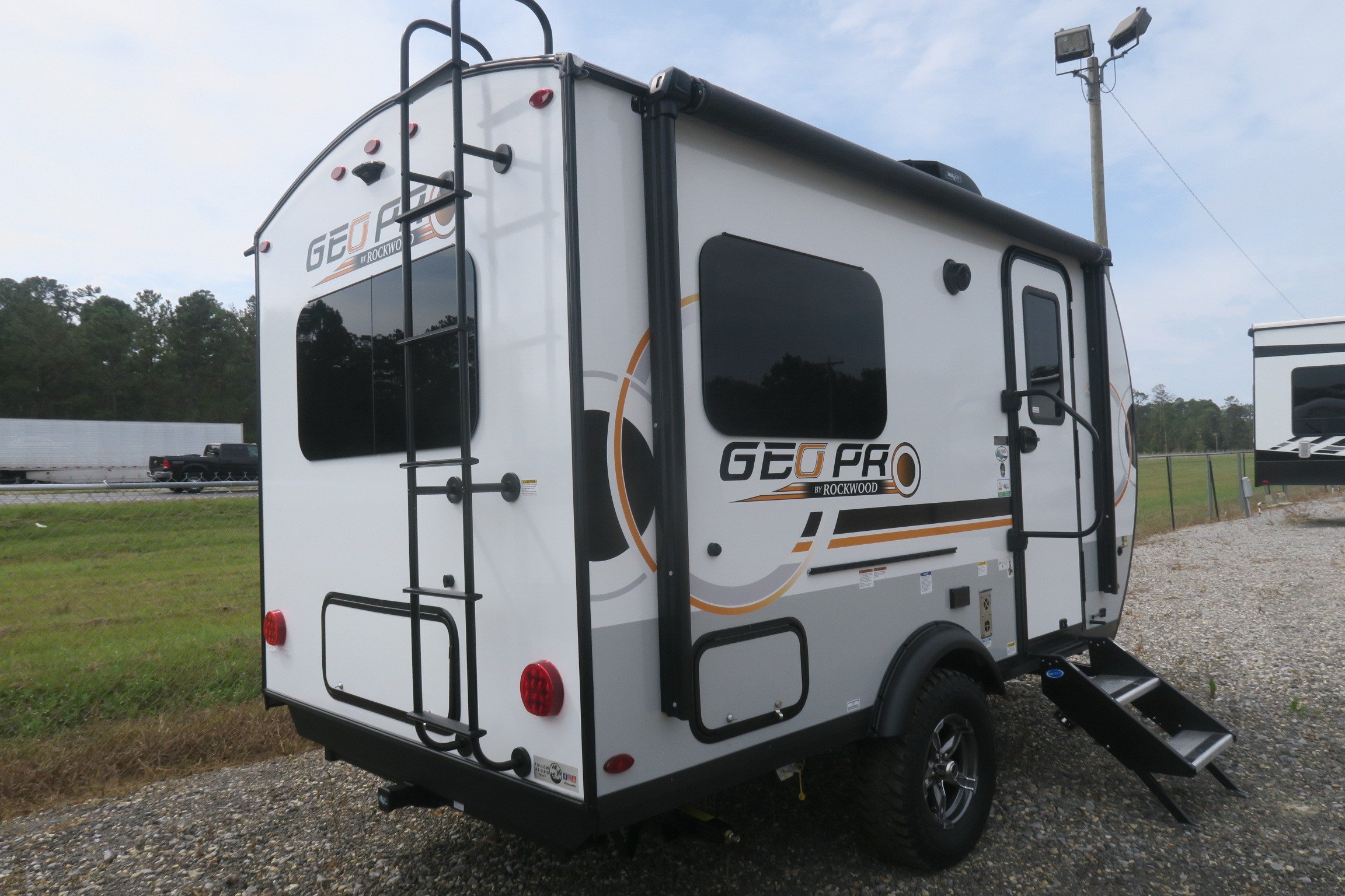 NEW 2023 ROCKWOOD GEO PRO 15TB - Overview | Berryland Campers