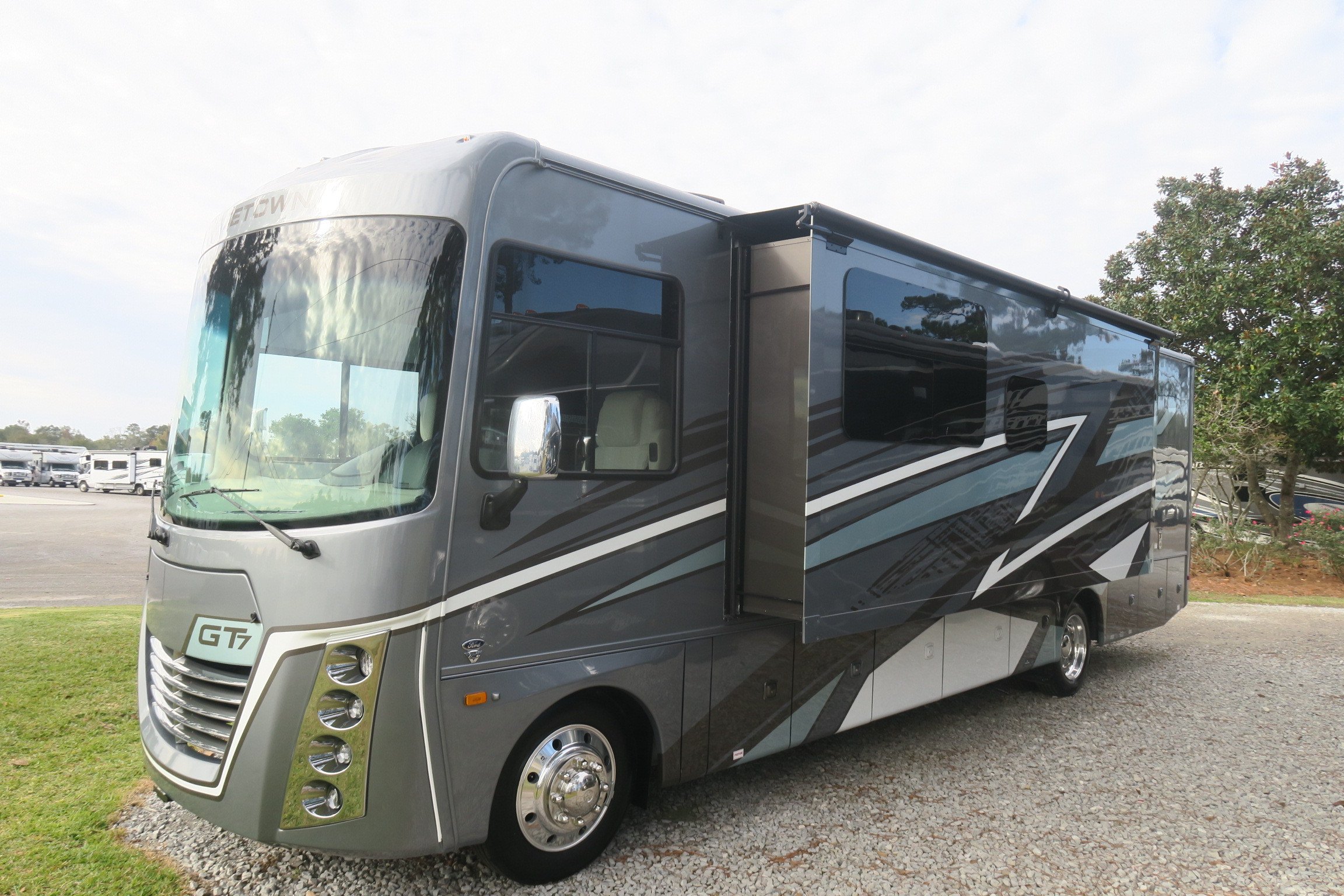 NEW 2023 GEORGETOWN 7 SERIES GT7 32J - Overview | Berryland Campers