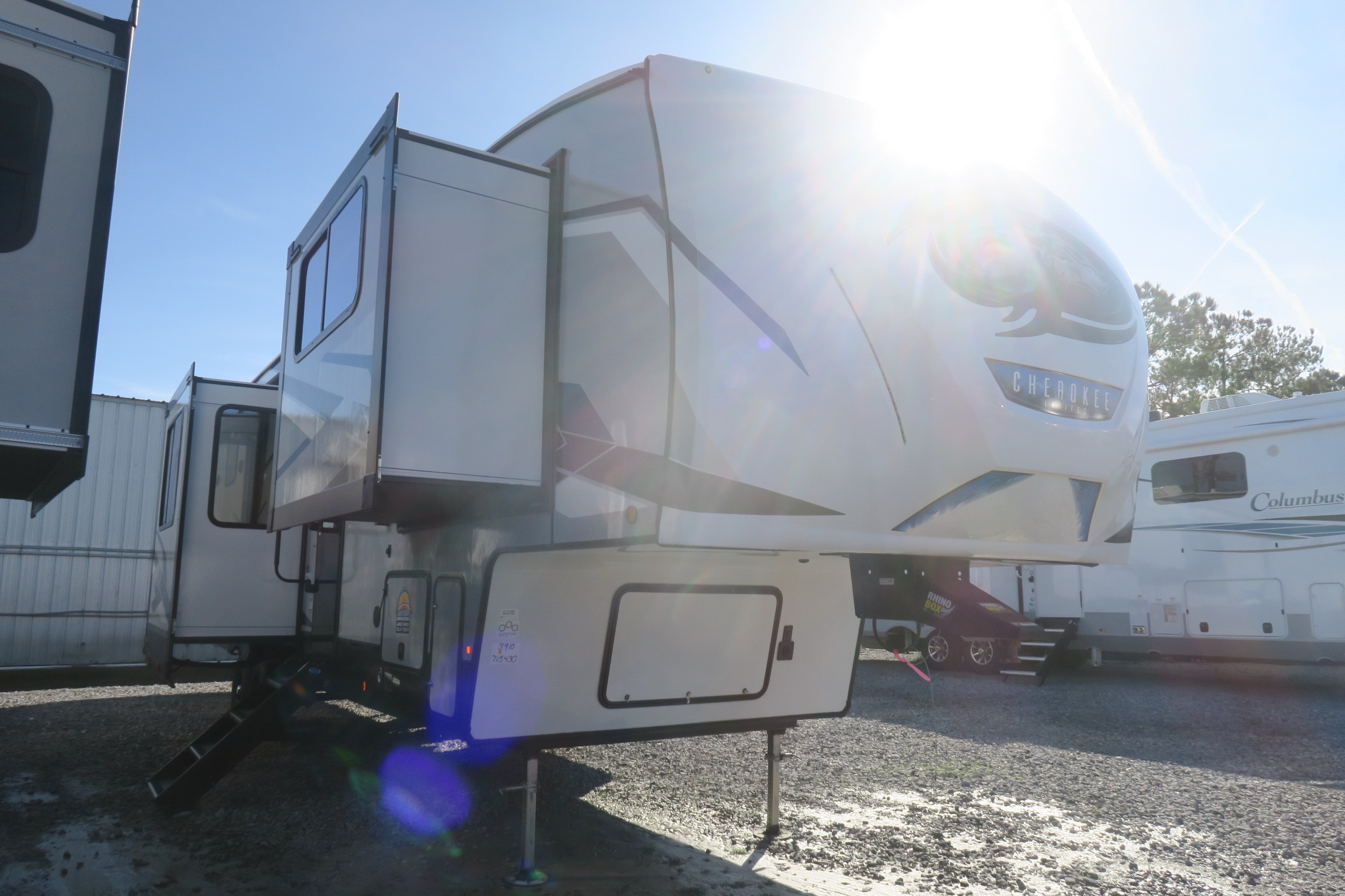 NEW 2023 CHEROKEE ARCTIC WOLF 3910SUITE - Overview | Berryland Campers
