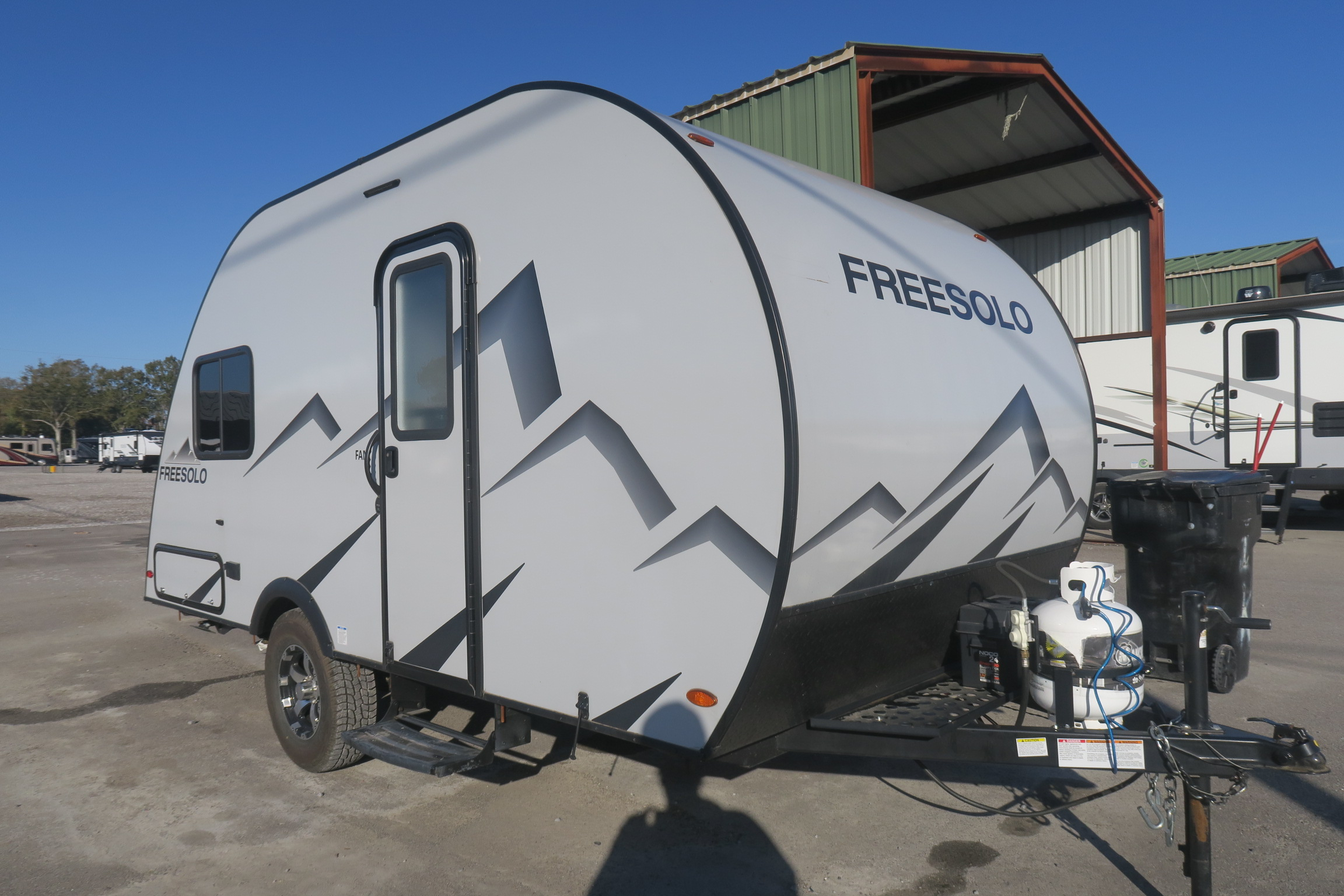 USED 2022 FREE SOLO PLUS FAM STANDARD - Overview | Berryland Campers