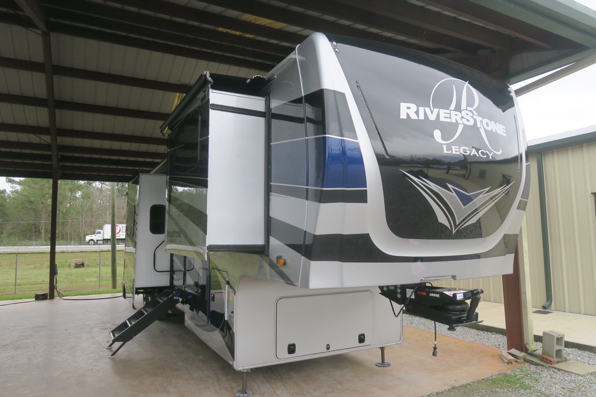NEW 2023 RIVERSTONE LEGACY 42FSKG - Overview | Berryland Campers