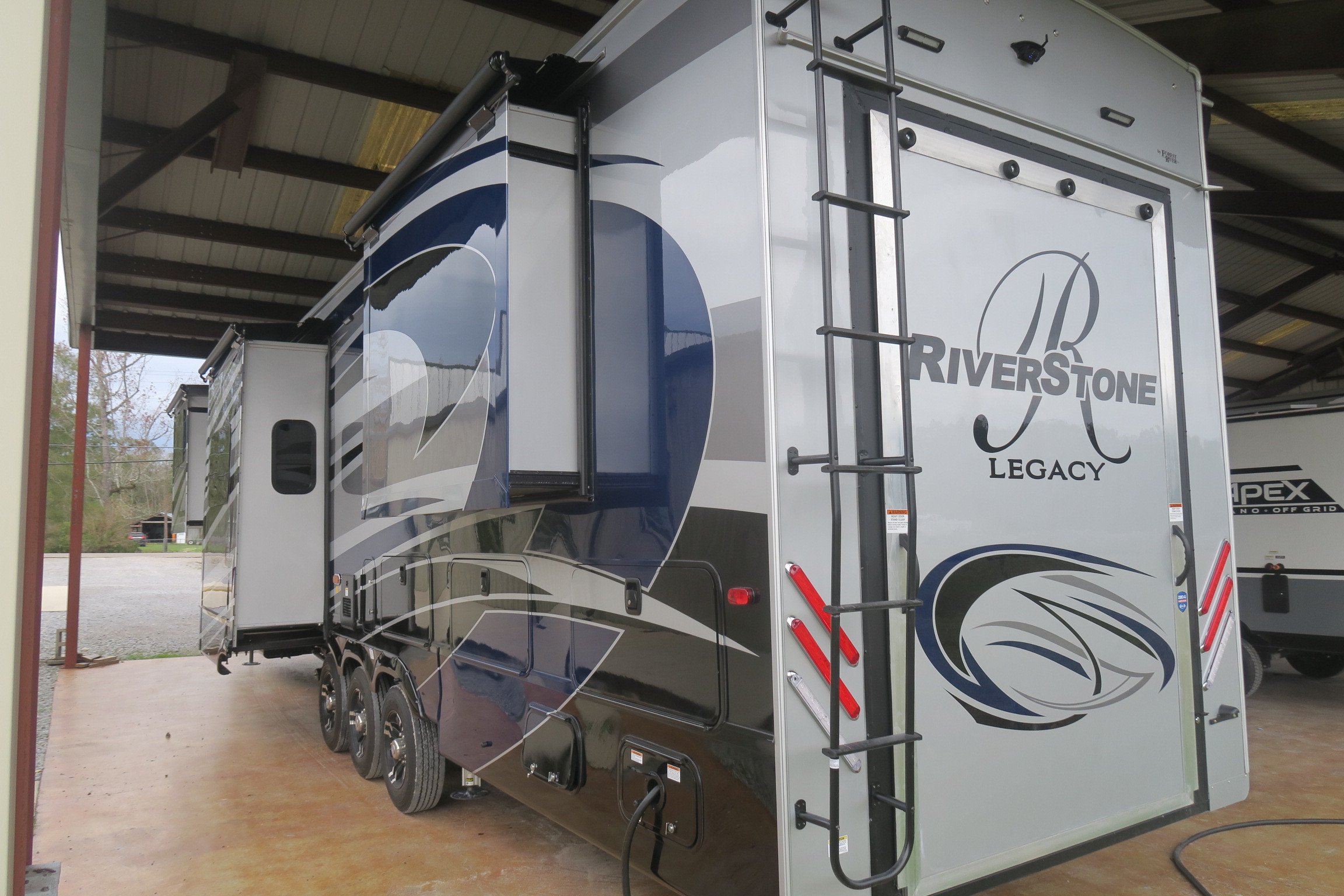 NEW 2023 RIVERSTONE LEGACY 42FSKG - Overview | Berryland Campers
