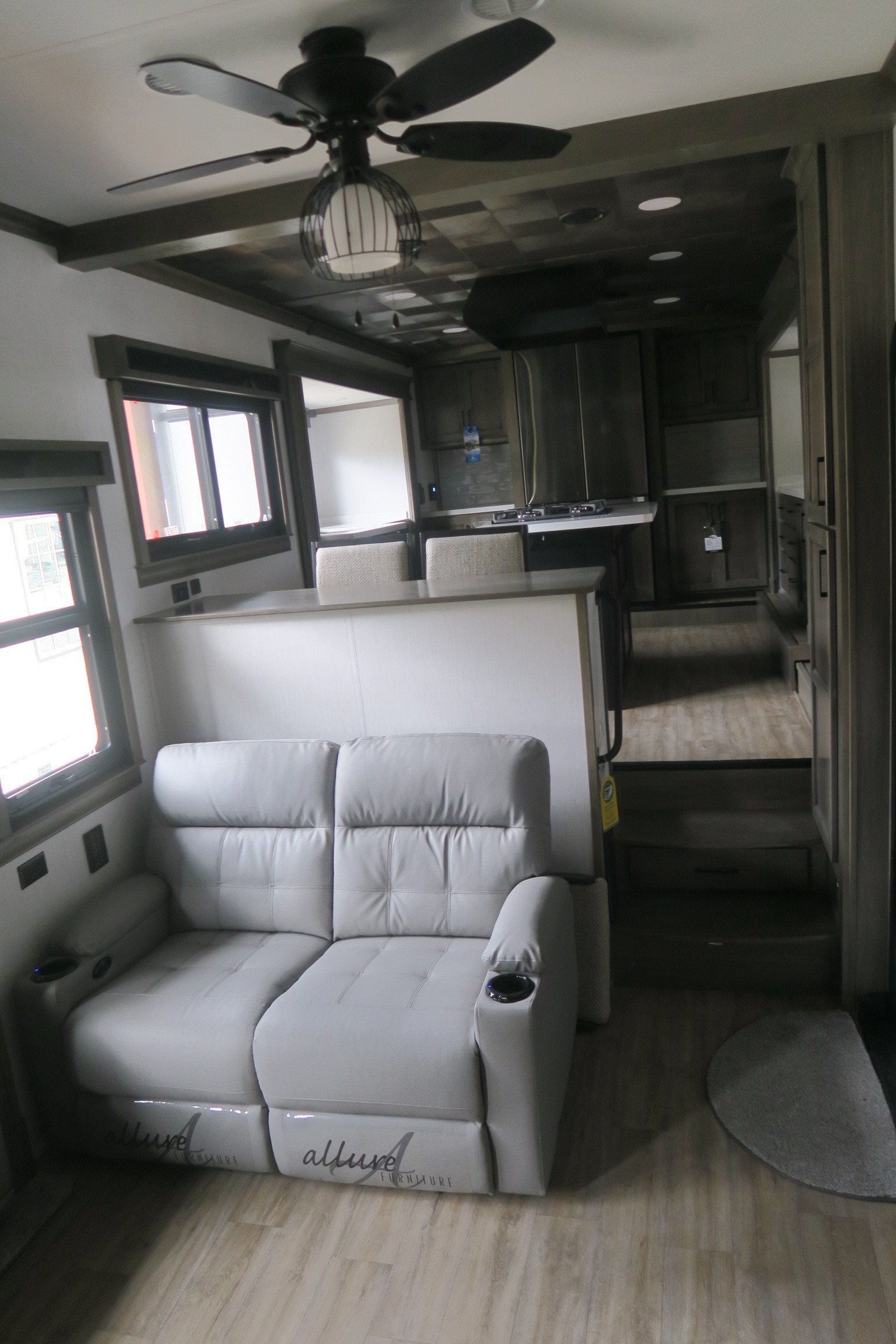 NEW 2023 RIVERSTONE LEGACY 42FSKG - Overview | Berryland Campers