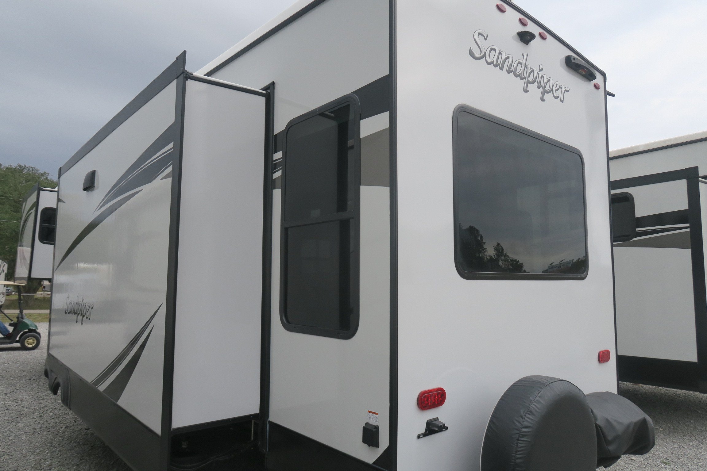 NEW 2023 SANDPIPER 3370RLS - Overview | Berryland Campers