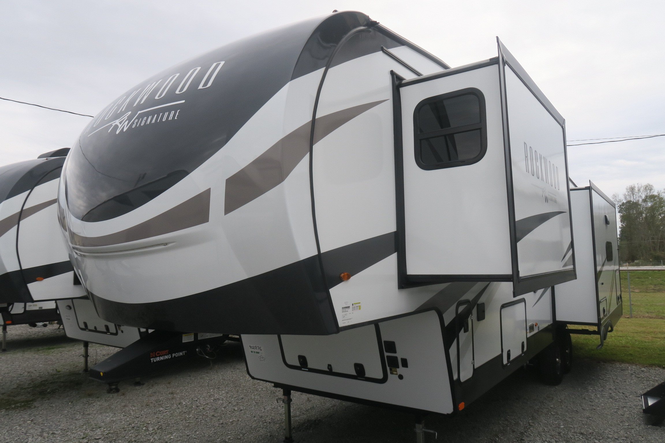 NEW 2023 ROCKWOOD SIGNATURE 2893BS - Overview | Berryland Campers