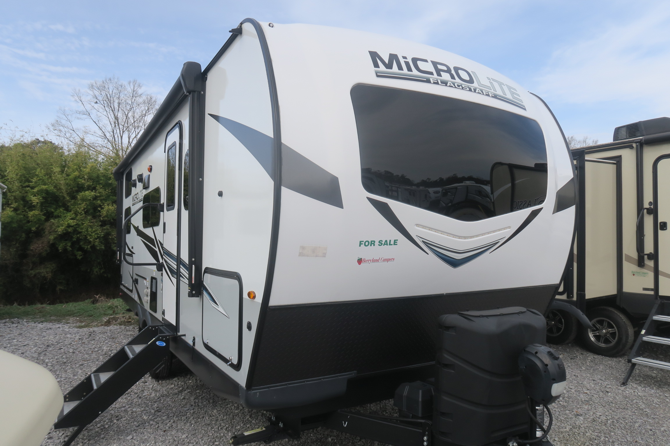 USED 2022 FLAGSTAFF MICRO LITE 25BRDS - Overview | Berryland Campers