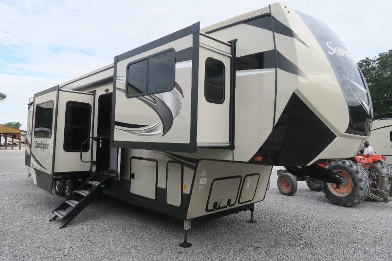 NEW 2019 SANDPIPER 377FLIK - Overview | Berryland Campers