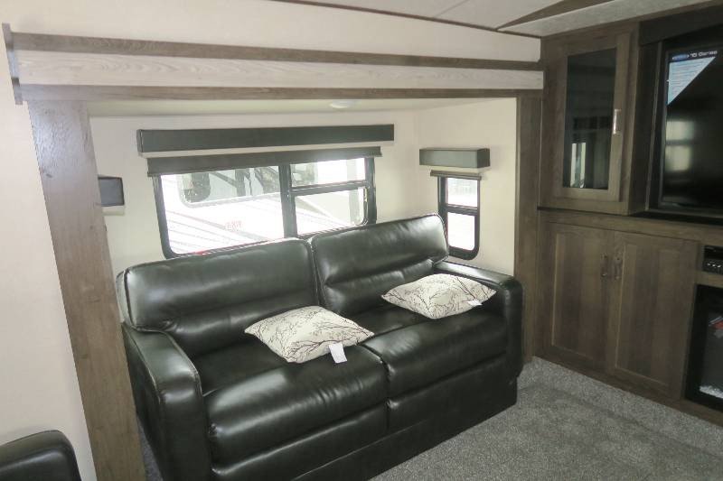 NEW 2019 WILDWOOD HERITAGE GLEN LTZ 378FL - Overview | Berryland Campers