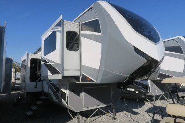 NEW 2018 OPEN RANGE 3X 387RBS - Overview | Berryland Campers
