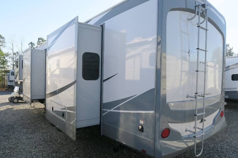 NEW 2018 OPEN RANGE 3X 387RBS - Overview | Berryland Campers