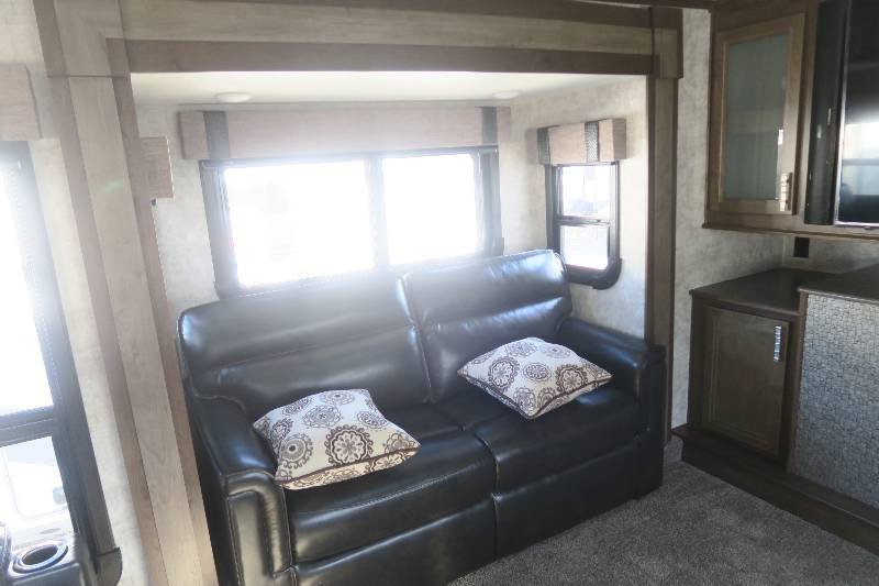 NEW 2018 OPEN RANGE 3X 387RBS - Overview | Berryland Campers