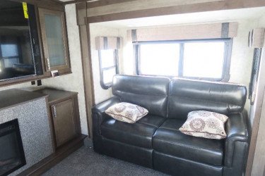 NEW 2018 OPEN RANGE 3X 387RBS - Overview | Berryland Campers