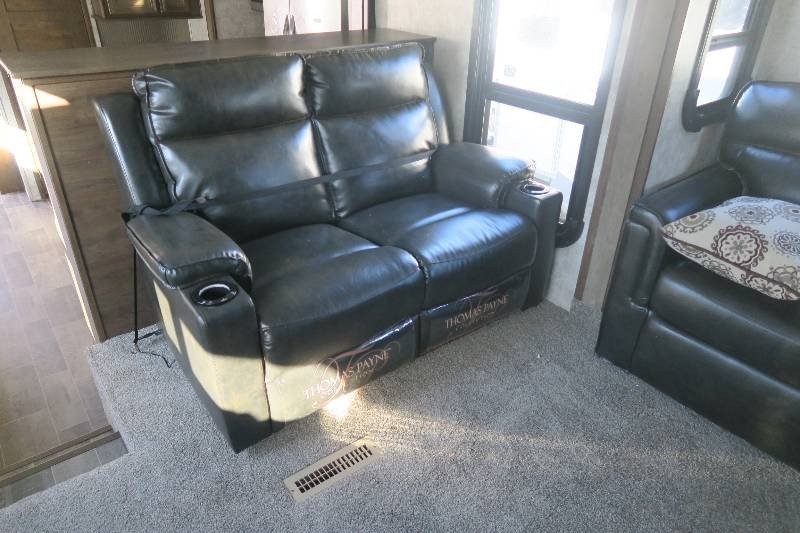 NEW 2018 OPEN RANGE 3X 387RBS - Overview | Berryland Campers