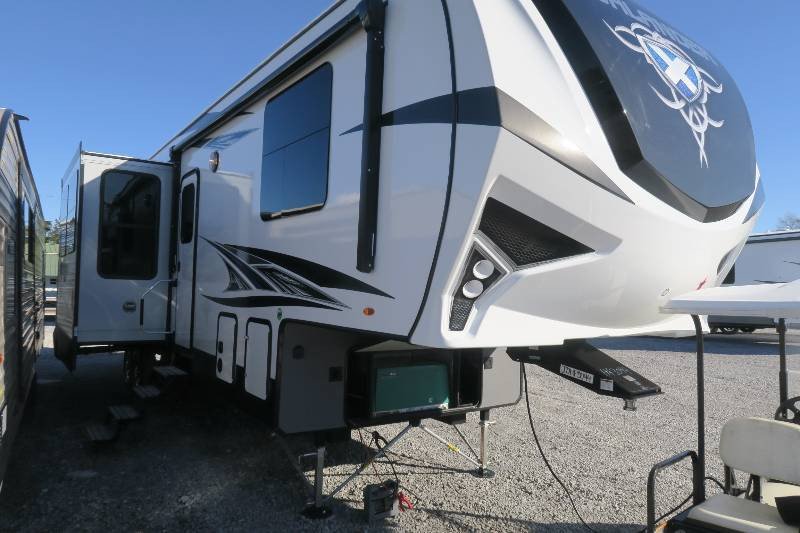 NEW 2018 HIGHLANDER 350H - Overview | Berryland Campers