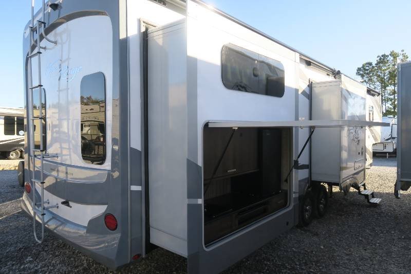 NEW 2018 OPEN RANGE 3X 427BHS - Overview | Berryland Campers