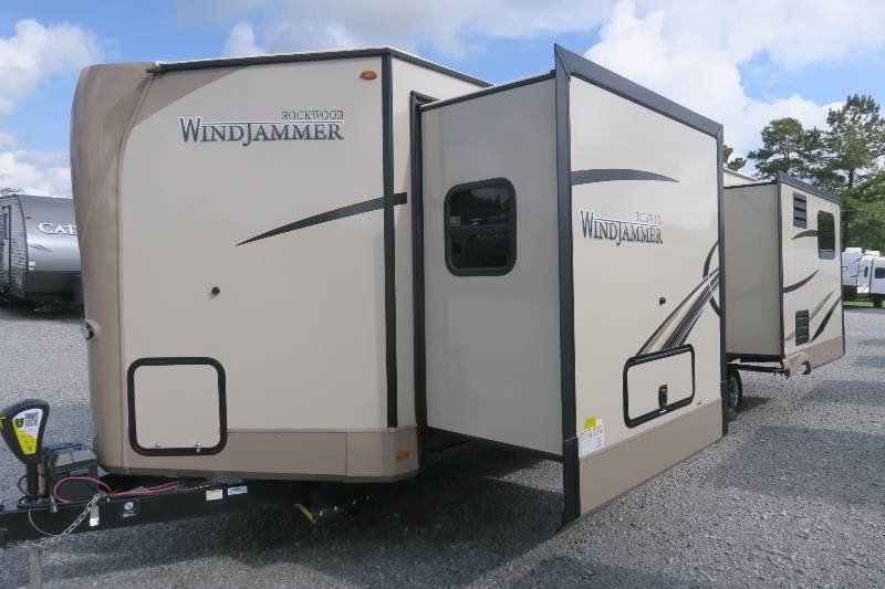 NEW 2019 ROCKWOOD WINDJAMMER 3029V - Overview | Berryland Campers