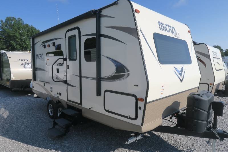 USED 2018 FLAGSTAFF MICRO LITE 21DS - Overview | Berryland Campers