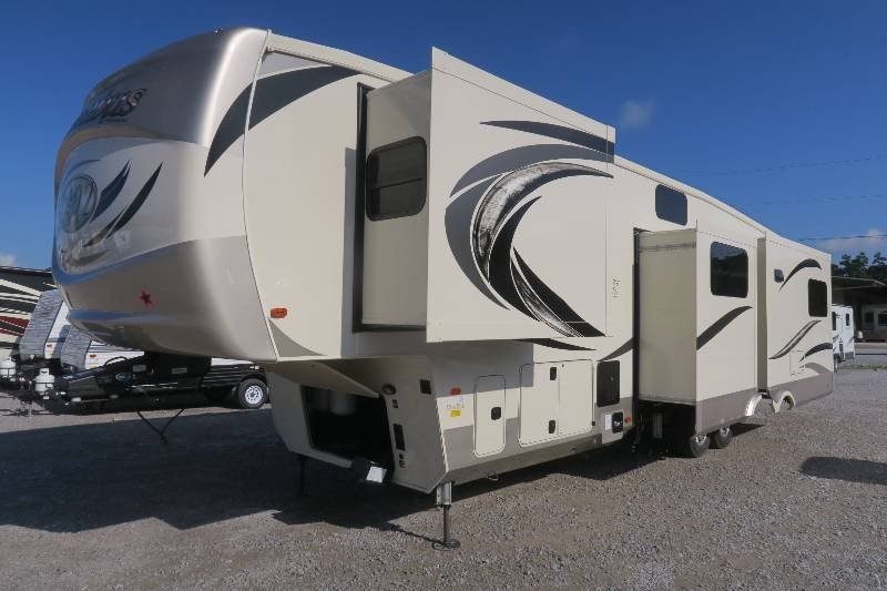 NEW 2019 COLUMBUS 1492 378MB - Overview | Berryland Campers