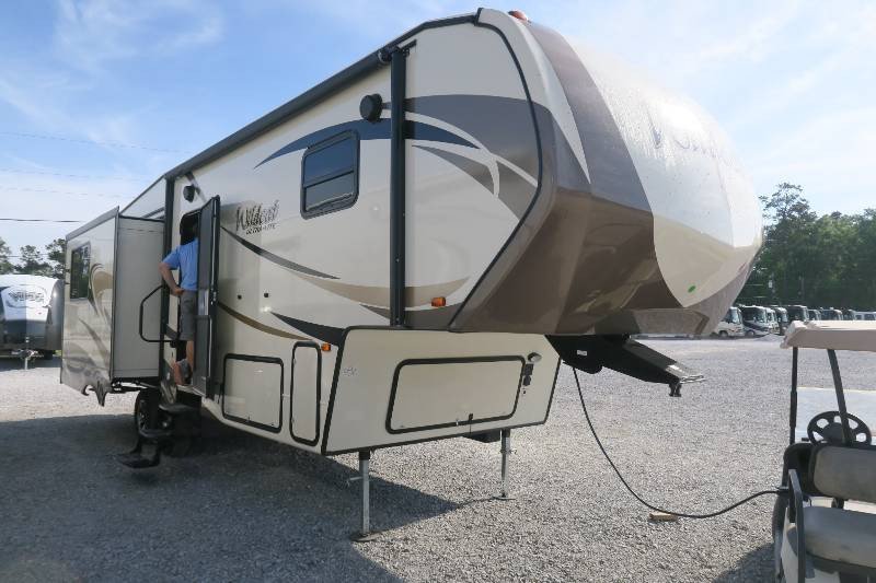 NEW 2018 FOREST RIVER WILDCAT 30GT - Overview | Berryland Campers