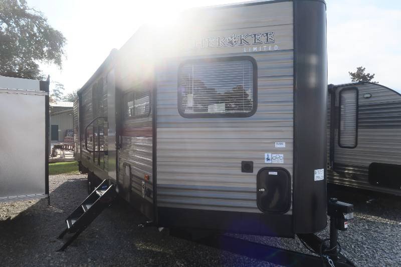 NEW 2018 FOREST RIVER CHEROKEE 274VFK - Overview | Berryland Campers