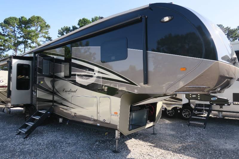 NEW 2018 FOREST RIVER CARDINAL 3456RL - Overview | Berryland Campers