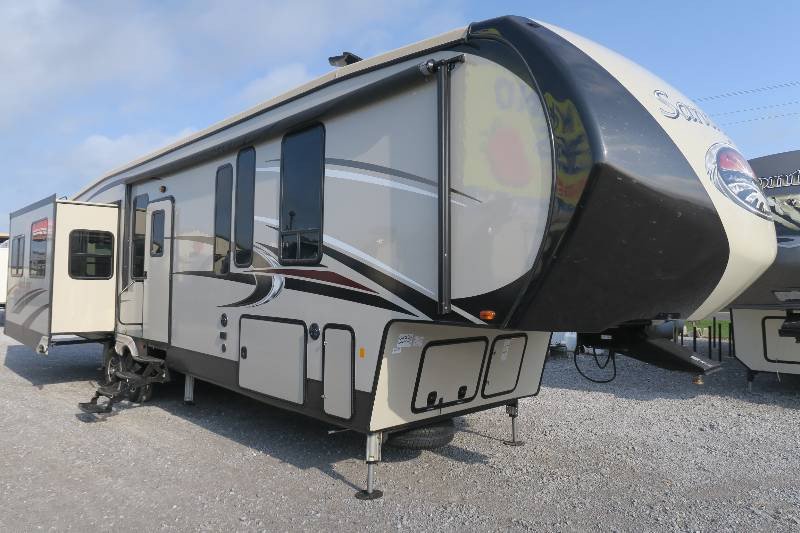 NEW 2018 FOREST RIVER SANDPIPER 371REBH - Overview | Berryland Campers