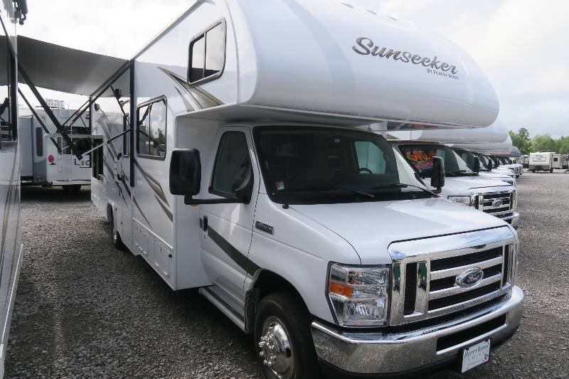 NEW 2017 FOREST RIVER SUNSEEKER 2860DSF - Overview | Berryland Campers