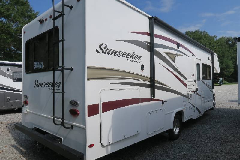 NEW 2017 FOREST RIVER SUNSEEKER 3050SF - Overview | Berryland Campers