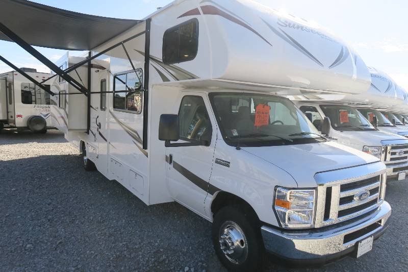 NEW 2017 FOREST RIVER SUNSEEKER 3250SLE - Overview | Berryland Campers