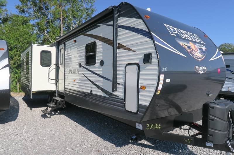 NEW 2017 PALOMINO PUMA 31RLQS - Overview | Berryland Campers