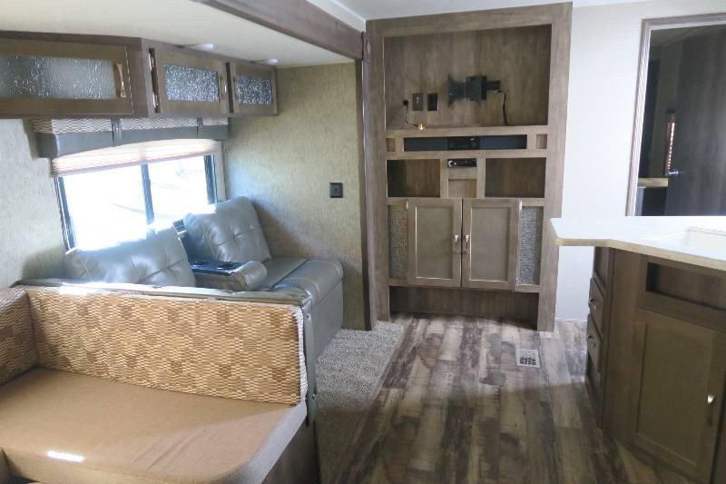 NEW 2017 PALOMINO PUMA 32RBFQ - Overview | Berryland Campers