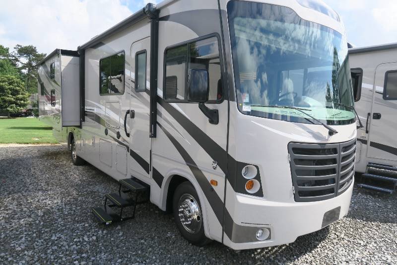 NEW 2017 FOREST RIVER FR3 32DS - Overview | Berryland Campers