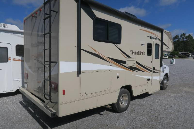 USED 2017 WINNEBAGO MINI WINNIE 22R - Overview | Berryland Campers
