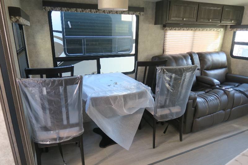 NEW 2017 OPEN RANGE OPEN RANGE 2910RL - Overview | Berryland Campers