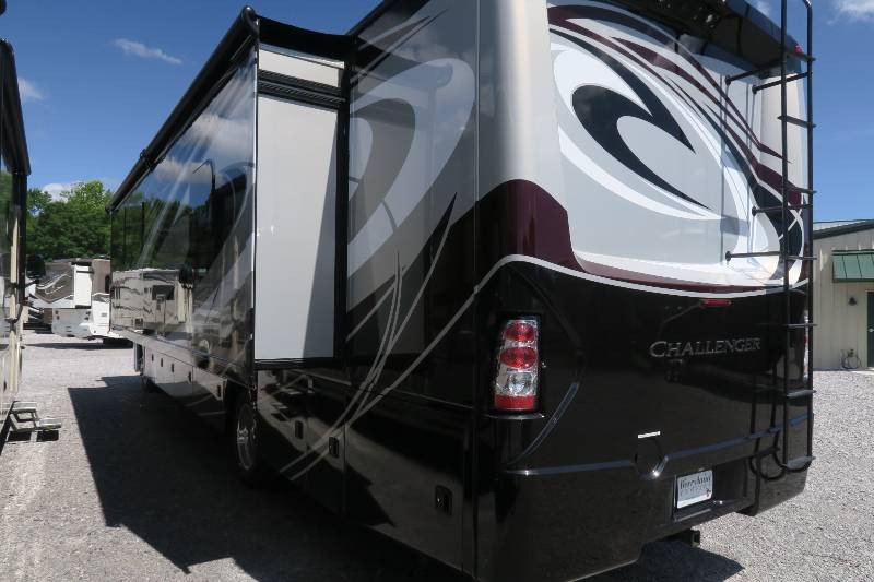 NEW 2017 THOR CHALLENGER 37LX - Overview | Berryland Campers