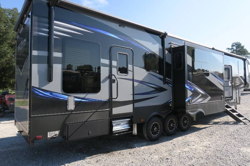 NEW 2017 KEYSTONE FUZION 414 - Overview | Berryland Campers