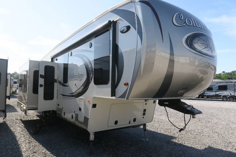 NEW 2017 PALOMINO COLUMBUS 320RS - Overview | Berryland Campers