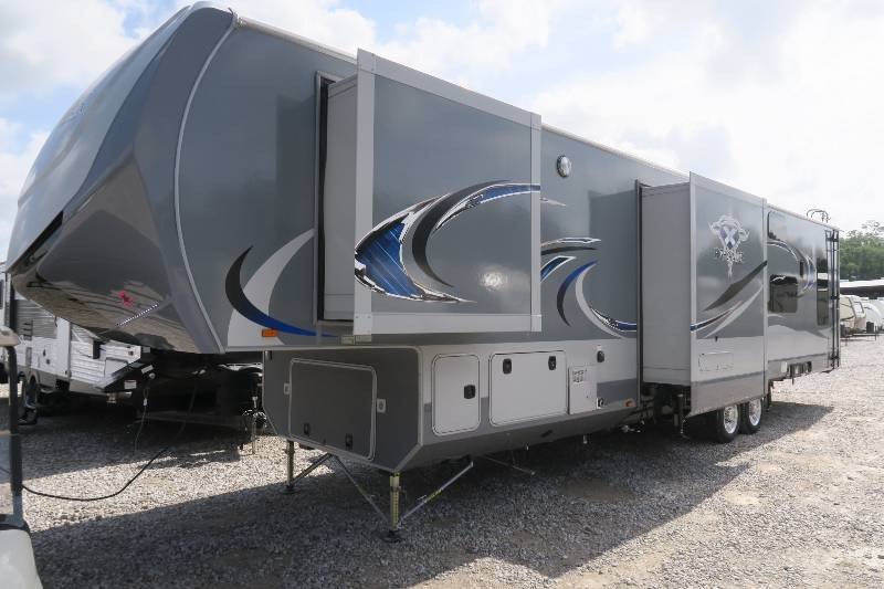 NEW 2017 HIGHLAND RIDGE RV HIGHLANDER 37RGL - Overview | Berryland Campers