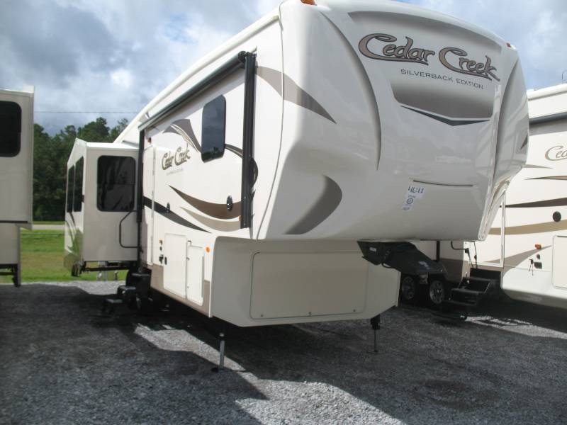 NEW 2016 FOREST RIVER SILVERBACK 29RE - Overview | Berryland Campers