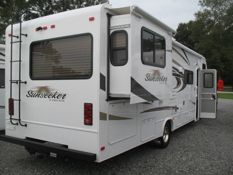 NEW 2015 FOREST RIVER SUNSEEKER 3010DS - Overview | Berryland Campers