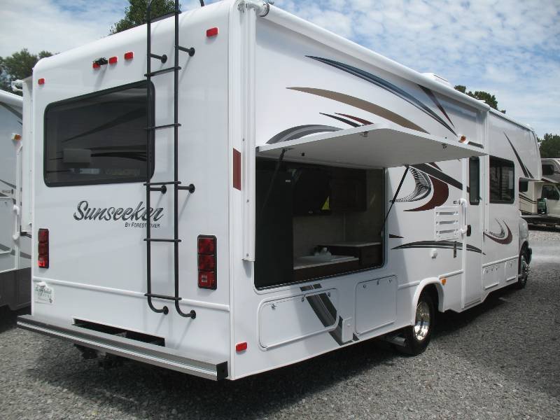NEW 2015 FOREST RIVER SUNSEEKER 2860DS - Overview | Berryland Campers